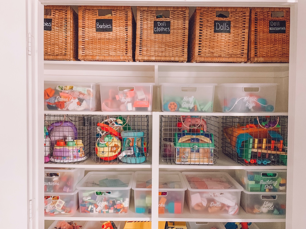 How to Organize Kid's Toys and Playroom Storage Tips