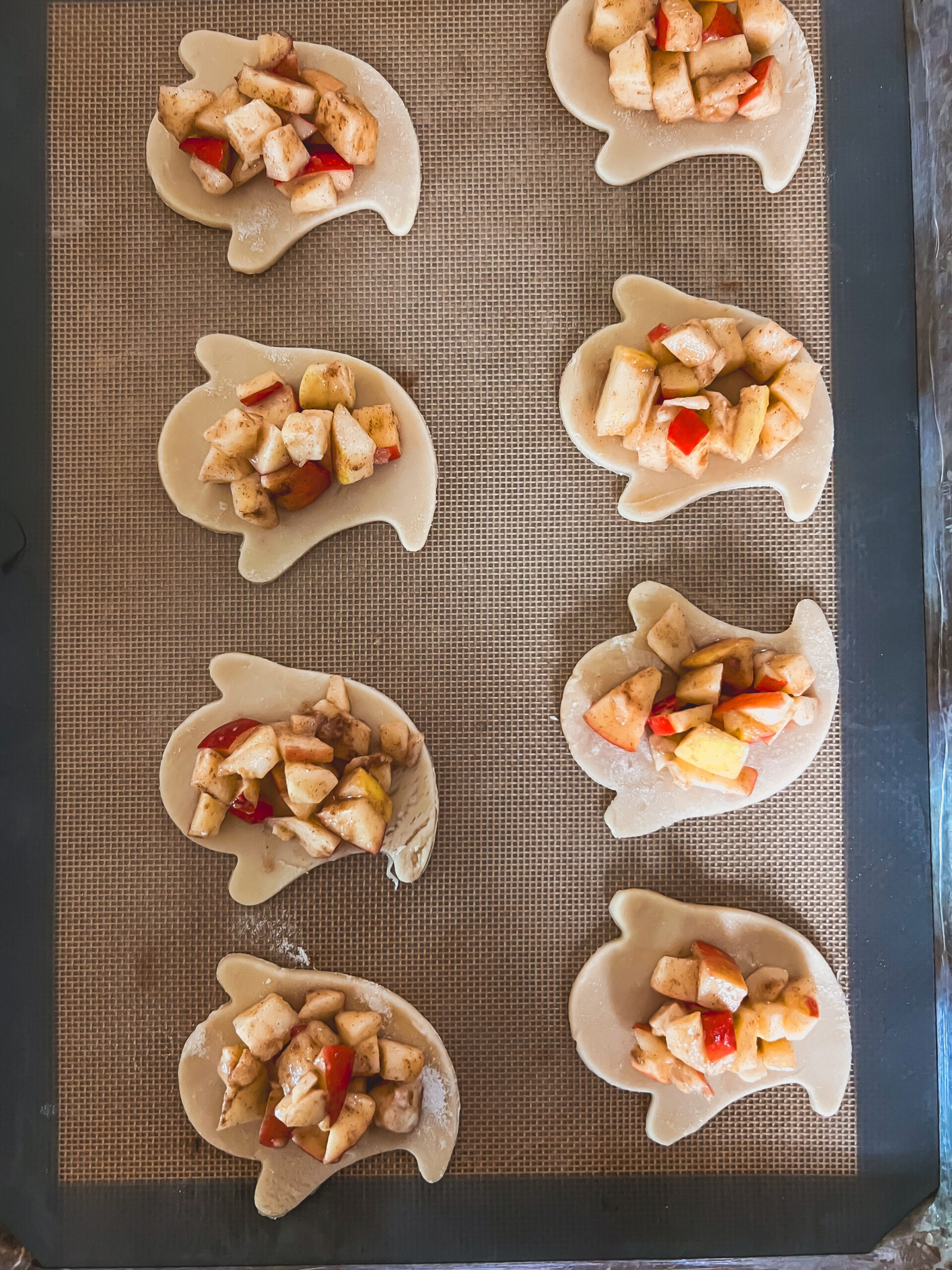 How to Make Boo-tiful Ghost Apple Pie Bites