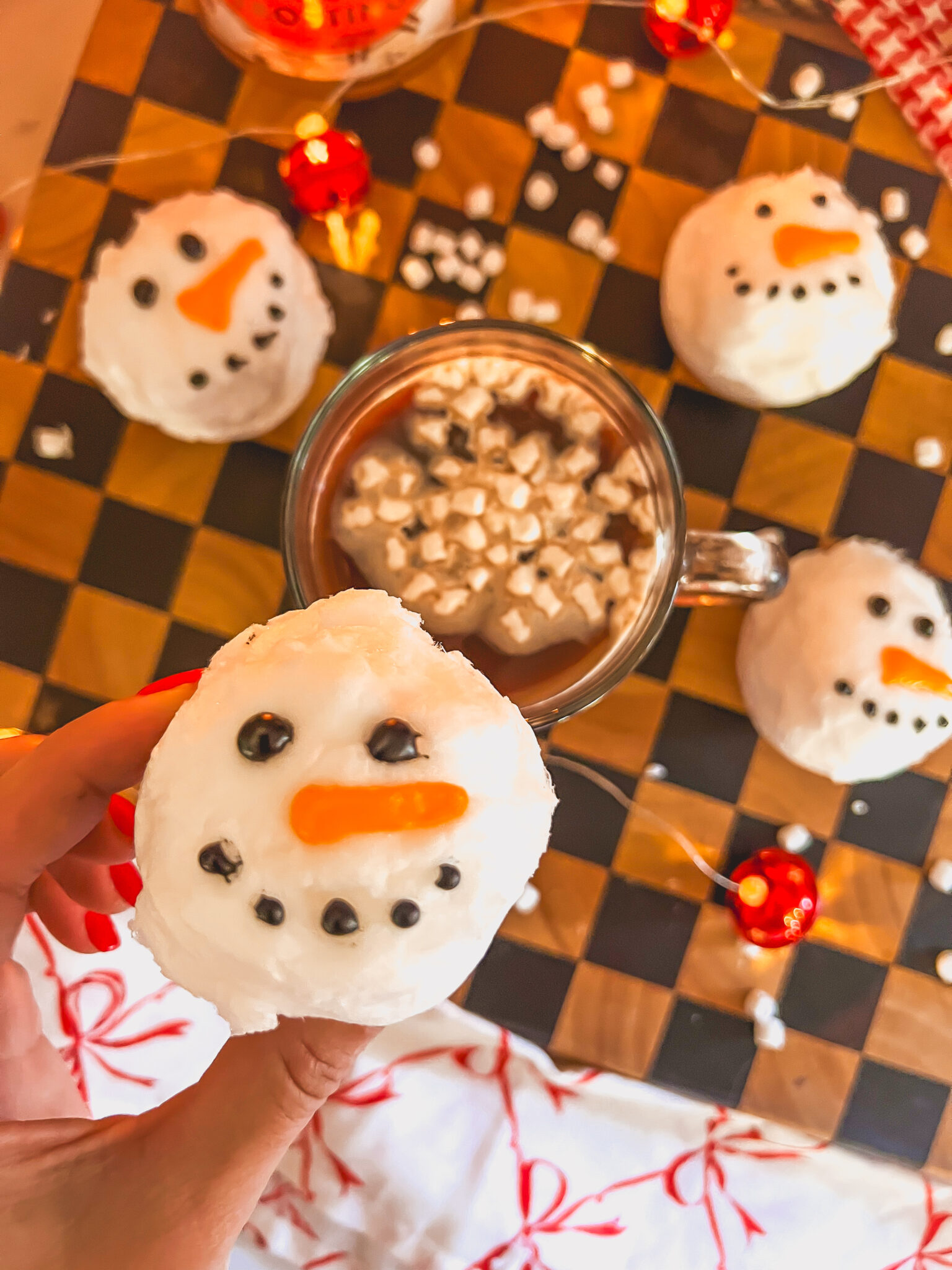 How to Make Cotton Candy Hot Chocolate Snowmen!